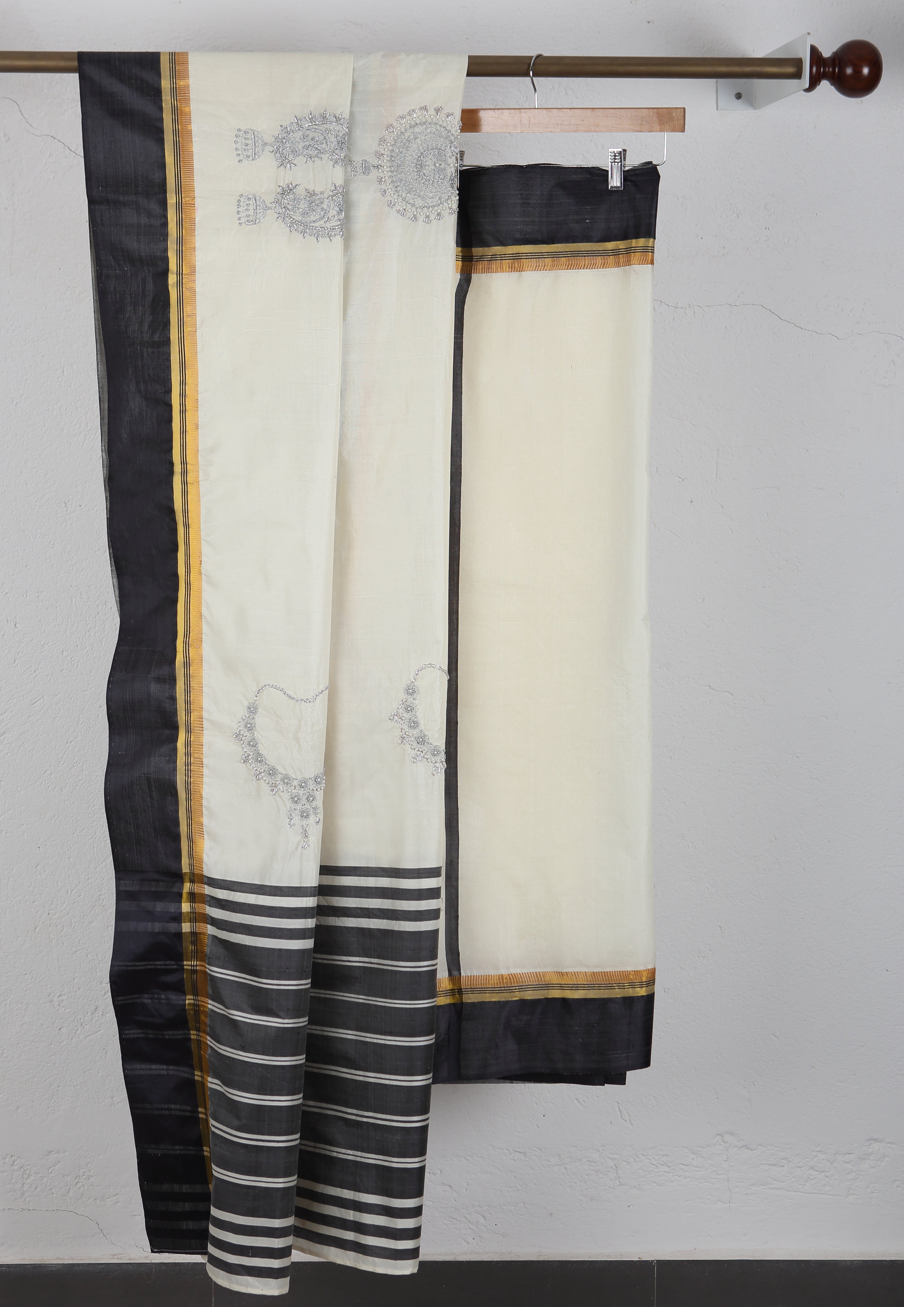 Black Par Garod Silver Jewellery Saree – Baro Market